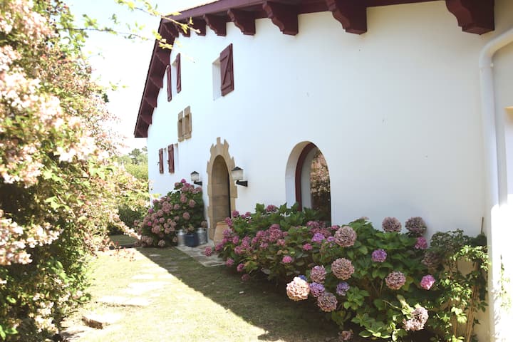 Maison De Famille, Centre Guéthary, Plages à Pied - Bidart