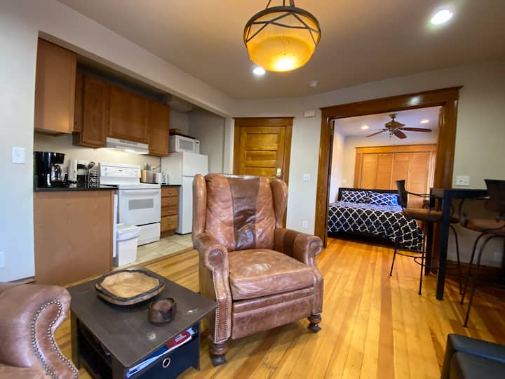 Monthly Furnished Apt In Cap Hill + Free Parking - Denver, CO