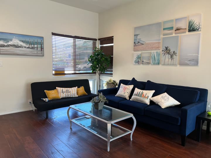 Long Beach Getaway -3 Bedroom/2 Bathroom - Seal Beach, CA