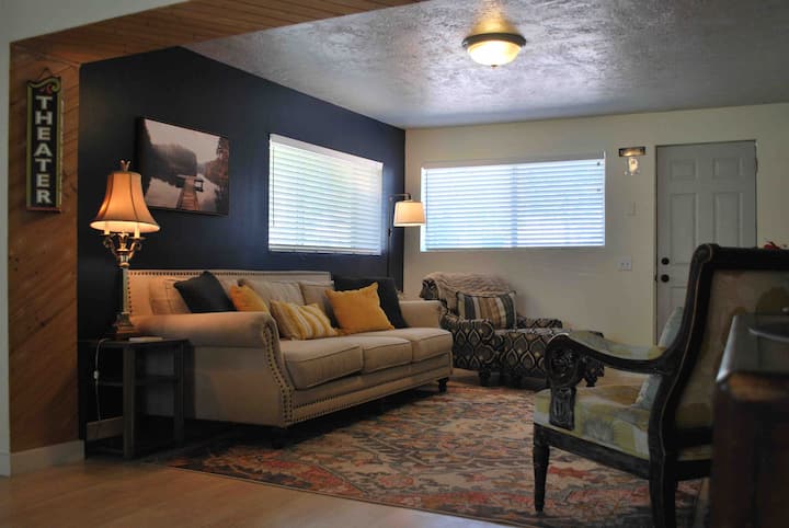 Flaming Gorge | Hot Tub | Boat Parking | Sleeps10 - Manila, UT