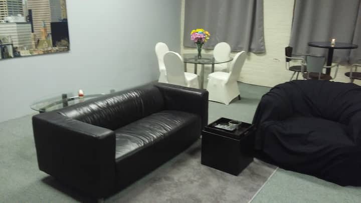 Huge 4 Room Apartment With A Penthouse Feel - Wallingford