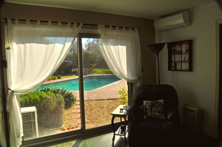 Folsom Fun Retreat & Pet Paradise - Folsom, CA