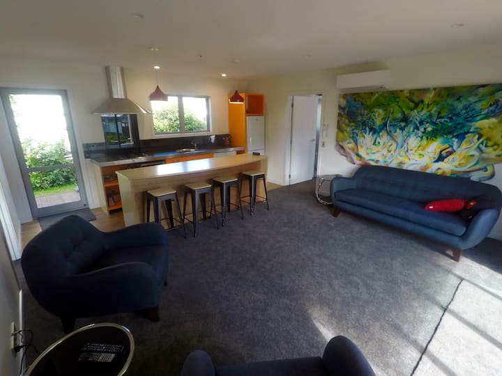 Retro Exclusive - Wanaka