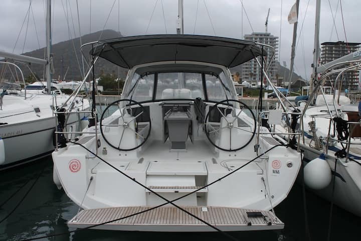 Noleggio Barca Beneteau Oceanis 41.1 Anno 2019 - Salerno