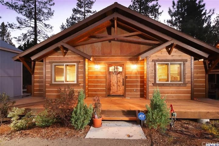 Cozy Cabin Minutes Away From Slopes/lake/downtown - Big Bear Lake, CA