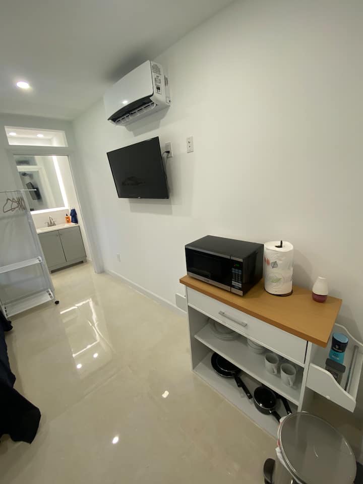 Cozy And Independent Efficiency Near Wynwood - Miami, FL