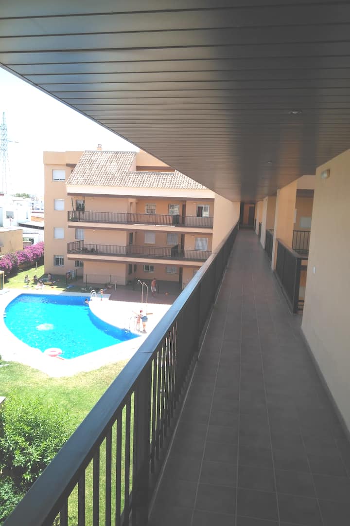 Fuengirola, Aparcamiento Privado Y Piscina. - Fuengirola
