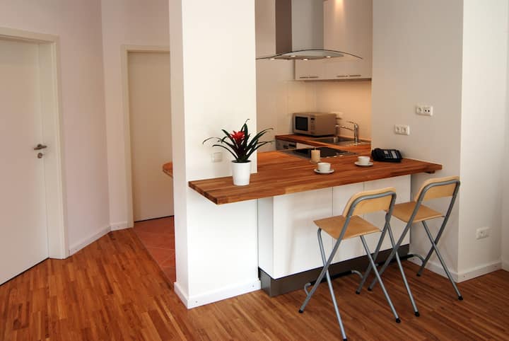 Helles Und Ruhiges Studio Liegt Im Süden Münchens - Munich