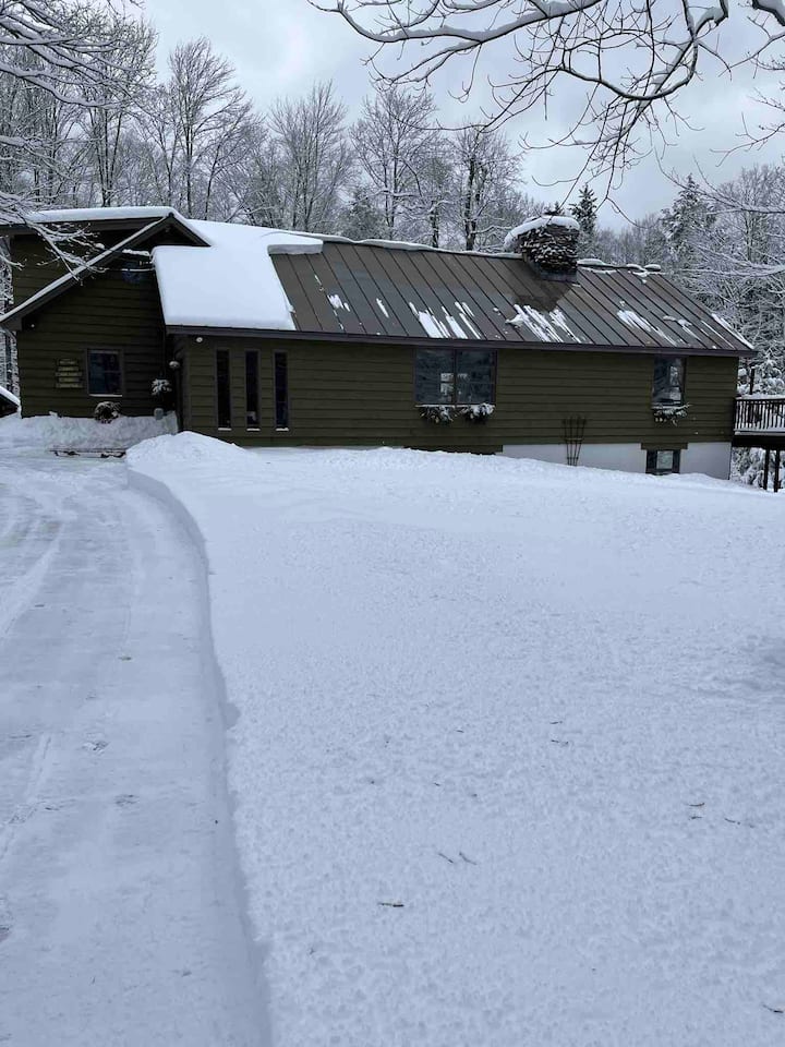Fireplace Chefs Kitchen Beautiful Spacious Home - Killington, VT