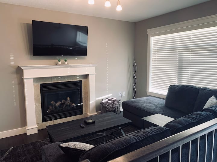 Westgate Condo C - Grande Prairie