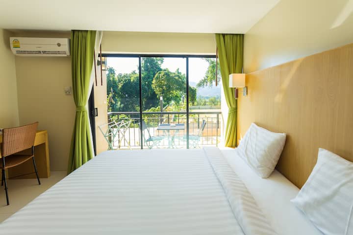 Hilltop, Drivers' Ideal, Best View, Highest Floor - Phuket