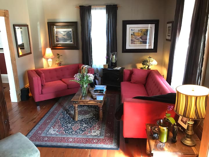 Sleepy Hallowell B&b: Solo Rate, Dbl Bed/shared Wc - Picton