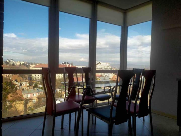 Апартаменты с уникальным обзором города - Chernivtsi