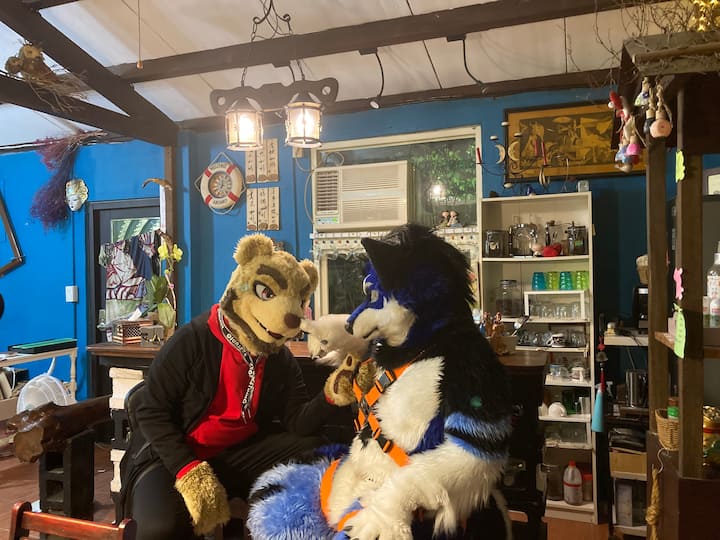 阮の厝～35好友下班聚會的秘密基地《開放式專屬超大客廳電動麻將》逢甲夜市10分鐘短期月租 - Taichung City