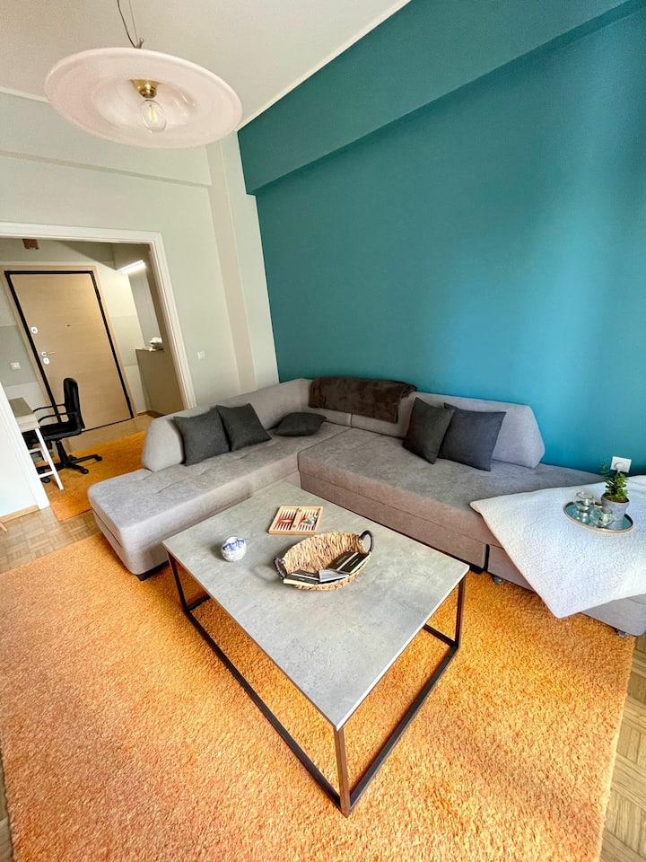 Karaiskaki Sq. Bright Apartment - Athens