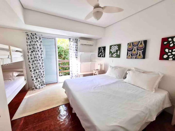 Linda E Moderna Casa No Sahy, Ar Cond E Piscina. - São Sebastião