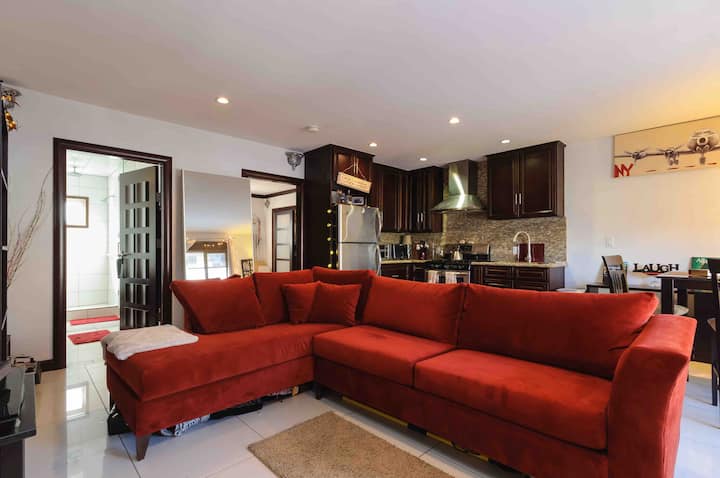 $99 Amazing Brentwood/santa Monica Upgraded Oasis! - Los Angeles, CA