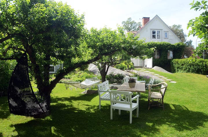 Charming House With A Lovely Garden In Enskede - Stockholm