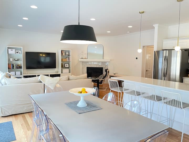 Modern 4 Bed/3.5 Bath Townhome, Near Loon Mtn! - Loon Mountain, NH