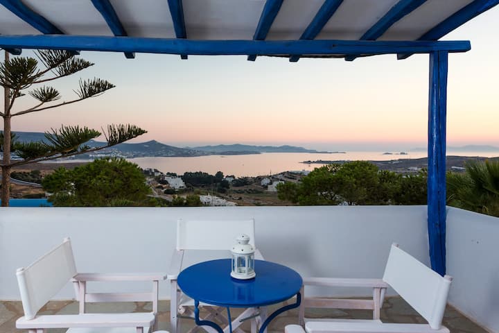 The Place To Be!!!!!!! - Paros