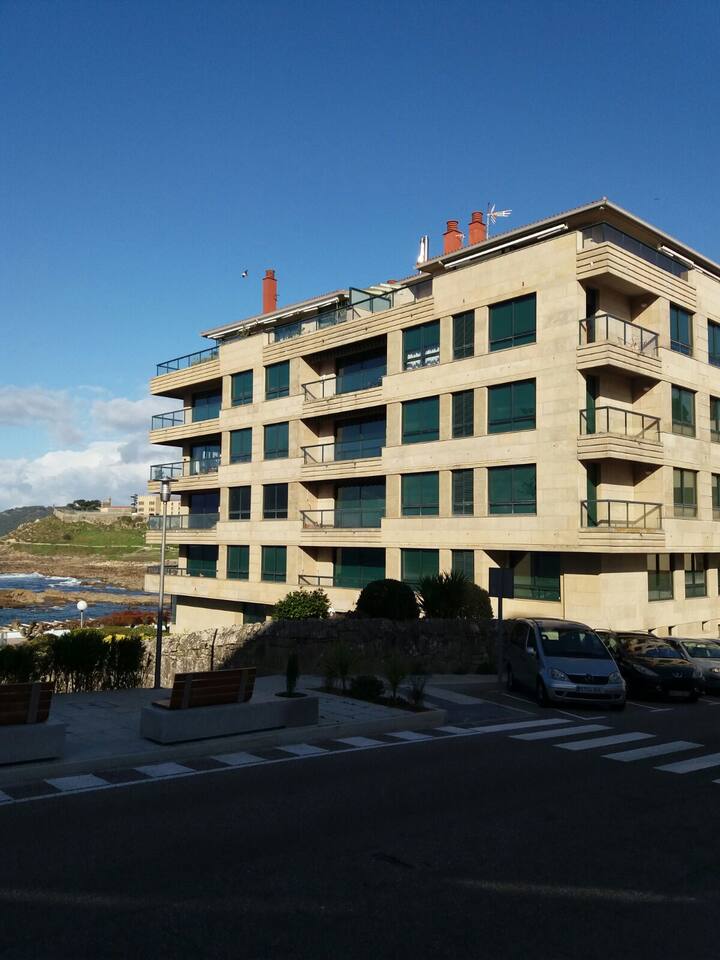 Apartamento Con Garaje, Ascensor De 1 A 4 Personas - Nigrán
