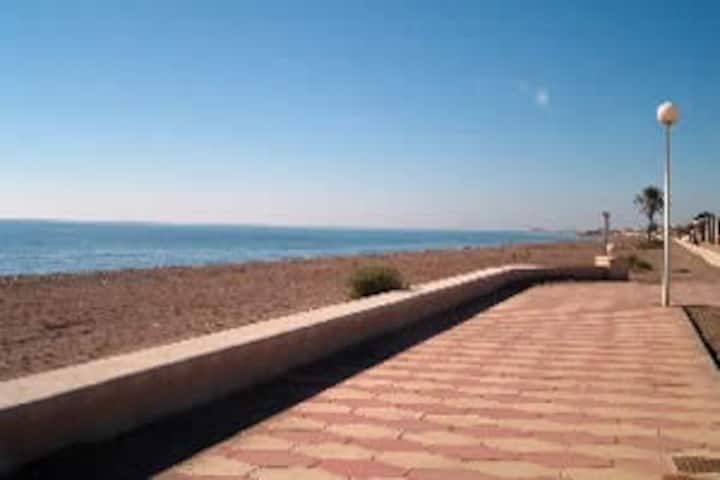 Estupendo Piso En Almeria - Almería