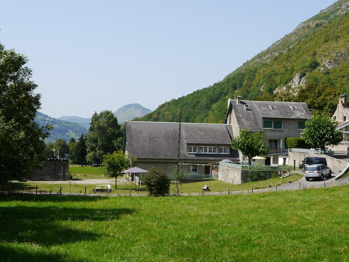 Group Accommodation Sleeps 27 - Haute Pyrenees - La Mongie