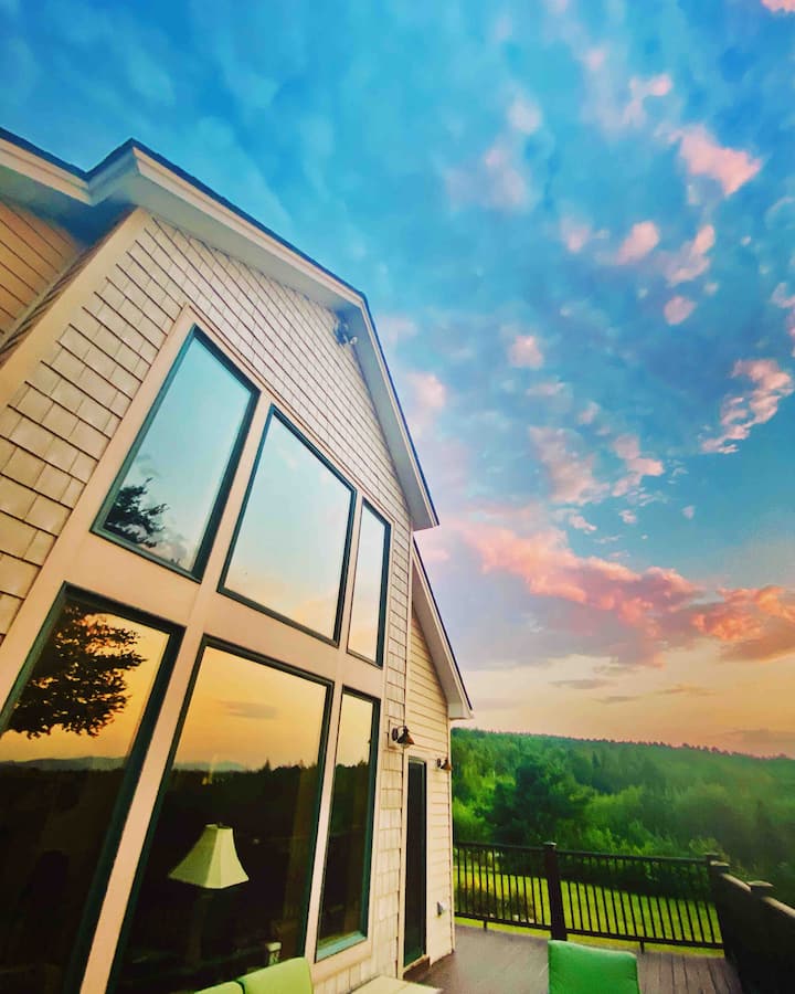 360 Views | Beautiful Sunsets | Mountain Retreat - Greenwood, ME