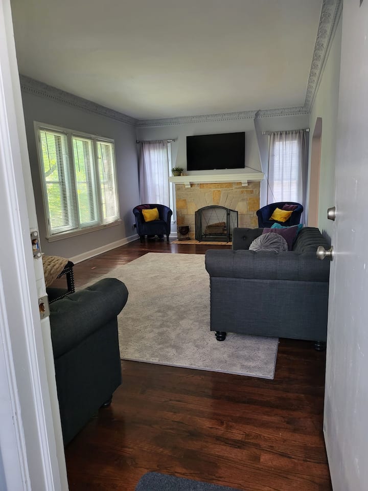 Comfy, Relaxed Place To Stay (Duplex/upper Unit) - Summerfest - Milwaukee