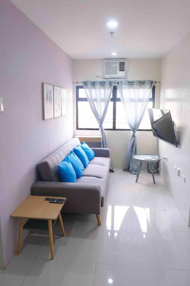 The Midpoint Residences 1-9th With Netflix - Lahug