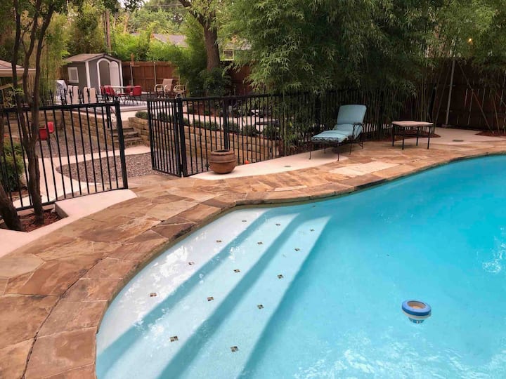 Amazing Pool & Patio - Hot Tub Too! Updated House! - DeSoto, TX