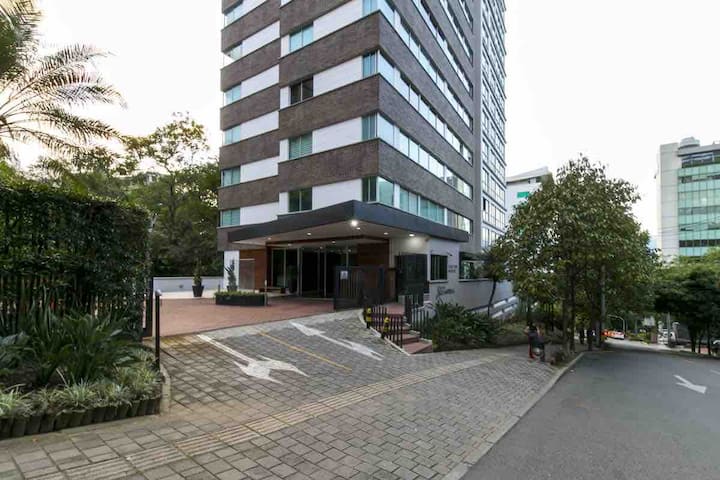 Nueva Alejandria - Apto Poblado Milla De Oro - Medellín, Colombia