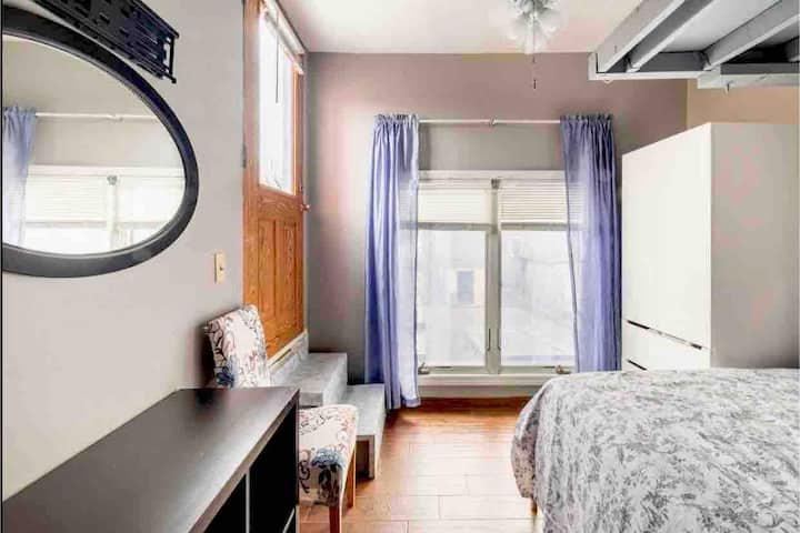 Room With Private Deck - Staten Island, NY