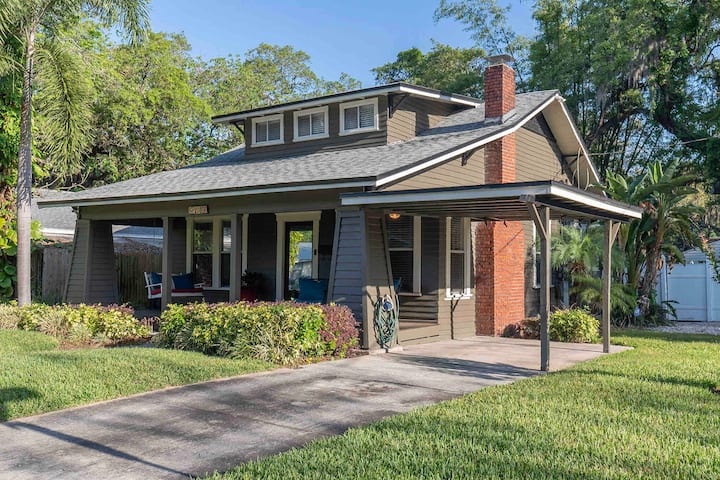Wake Up In This Adorable Bungalow In The Heights - Tampa, FL
