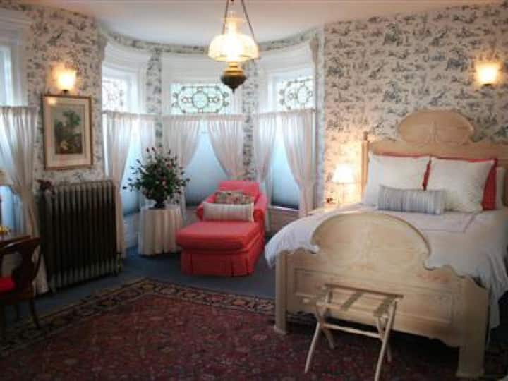 Room 1 Executive Suite - Door County, WI