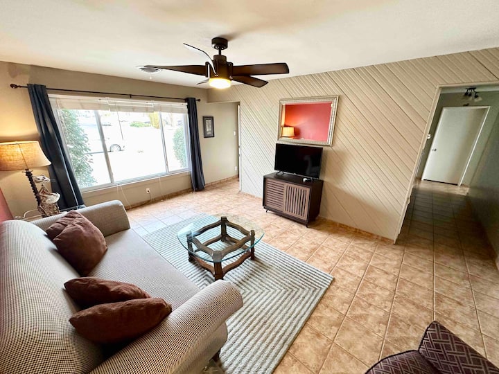 Spacious Mountainside Full Home - Albuquerque, NM