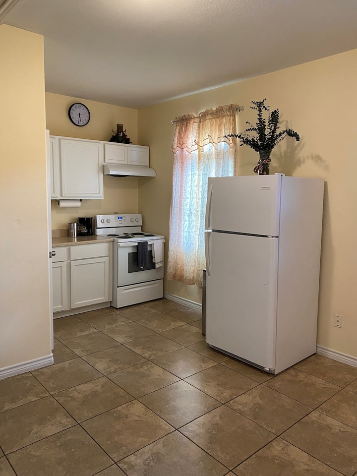 Nice Villa - Studio - Laredo, TX