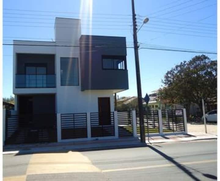 Casa Nova A 400m Do Mar E Proximo Ao Centro - Garopaba