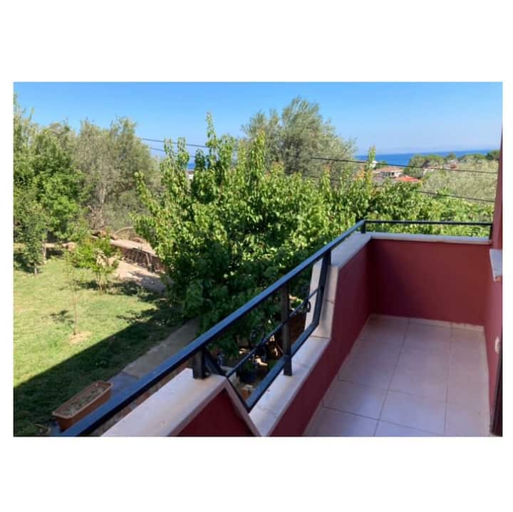 Yeşil Mavinin Kalbinde Denize 400 M. Doğa Harikası - Akçay