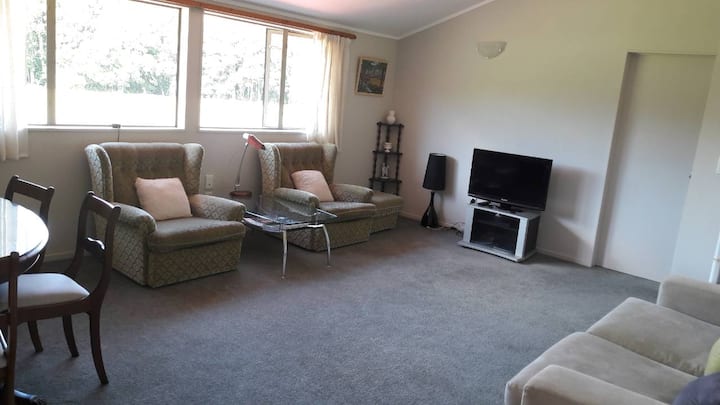 Totara River Farm Rose Room - Matakana