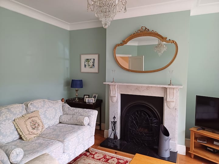 Double Room In A Beautiful 1930's House - Plymouth