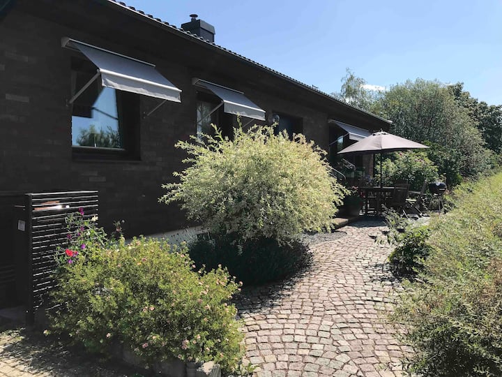 Stor, Familjevänlig Villa I Attraktivt Område - Gothenburg