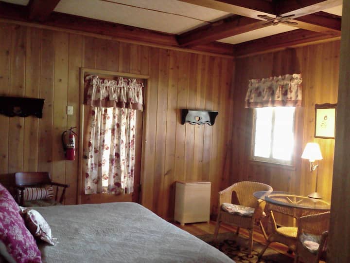 Black Hills Cottage Suite #10 At Pine Rest Cabins - Hill City, SD
