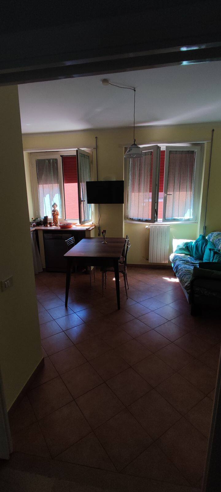 Lovely 3-bedroom Home In Latina - Latina