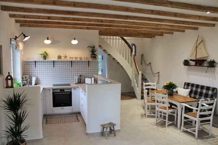 Huus Lüttje Iloov - Ferienhaus, Dusche, Wc, 1 Schlafraum - Aurich