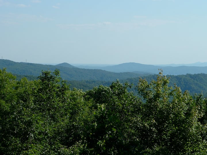 Round Mountain Lodge In Mountains Near Brevard - Lake Jocassee