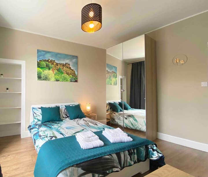 Delighted Modern Flat Near Edinburgh Castle - Edimburgo
