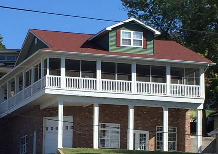 Davine Guest House - Grafton, IL
