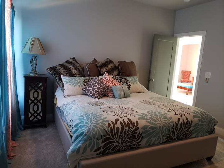1 - All Comfort Of Home W/ Amenities Of Lux Hotel - Huntsville, AL