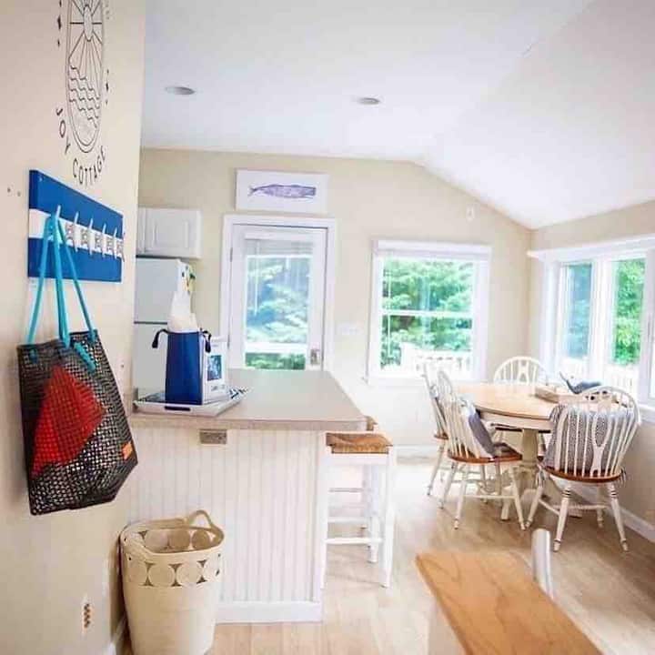 Joy Cottage: A/c, Ev Charger, Outdoor Shower - Orleans, MA